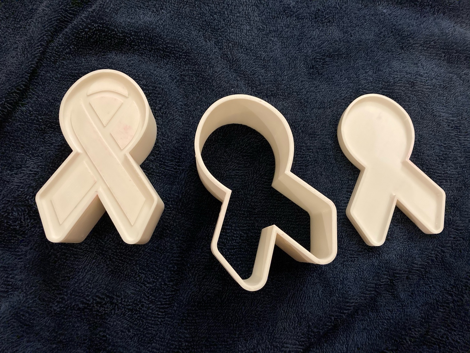 STL file Breast Cancer Research Ribbon Bath Bomb Mold・3D printing idea ...